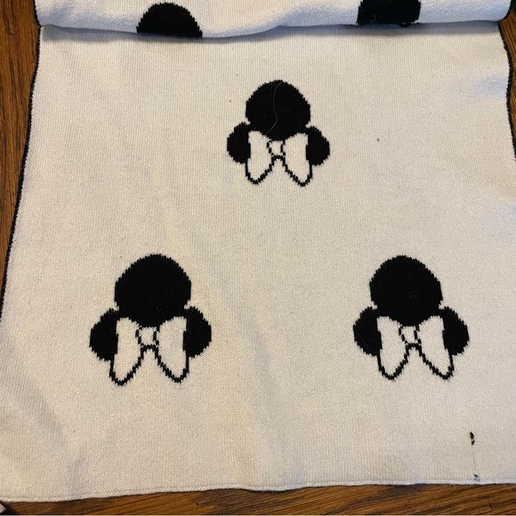 H&M | Accessories | Limited Edition Minnie Mouse Scarf Black White ...
